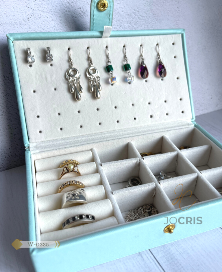 JOYERO ORGANIZADOR TIPO COFRE CON BROCHE CELESTE – Tienda Jocris